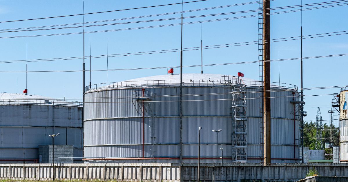 Above-Ground Storage Tank - Traditional vs Robotic Inspection